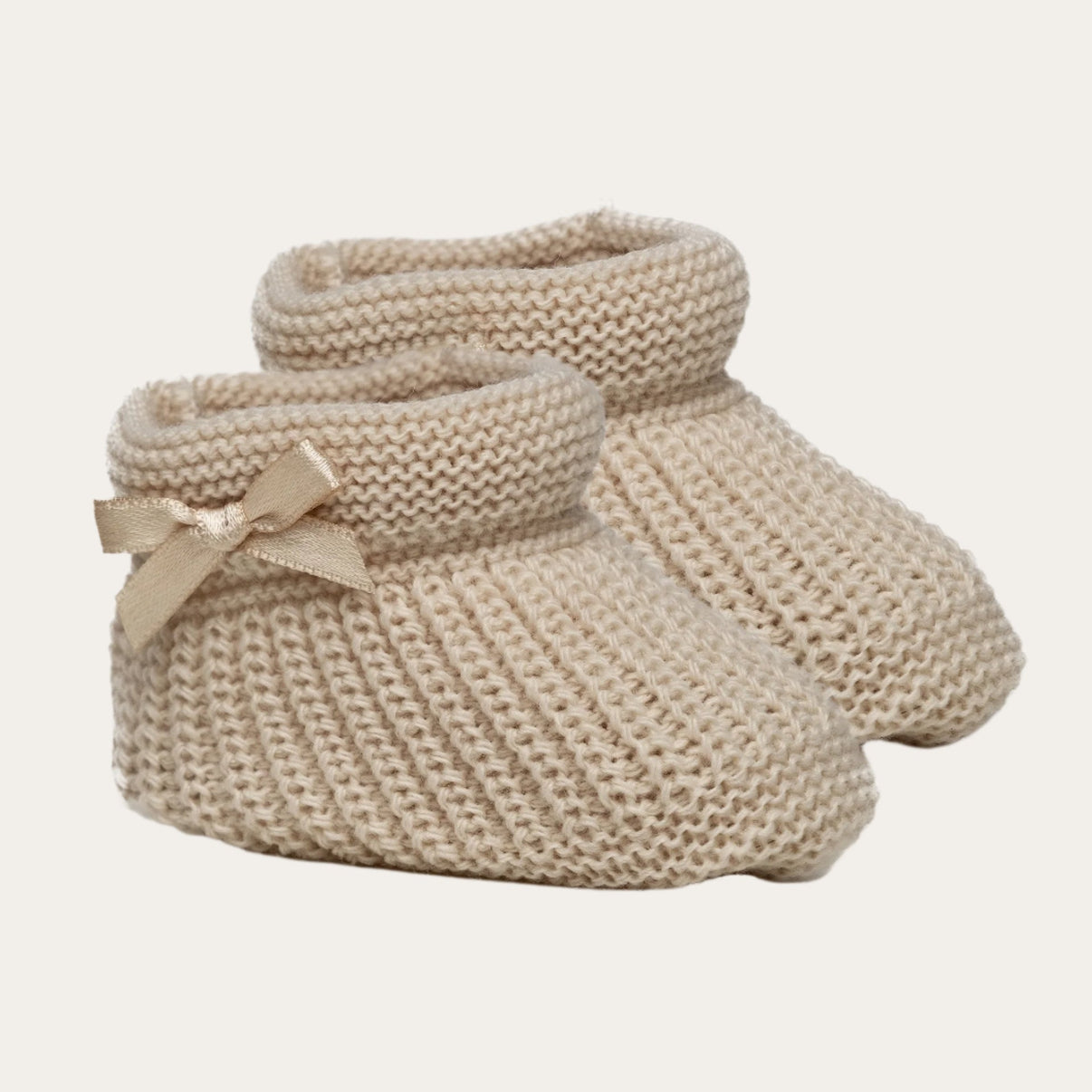 Biscuit Plain Knit Baby Bootees with Bow – Newborn Gift – Bumbles & Boo