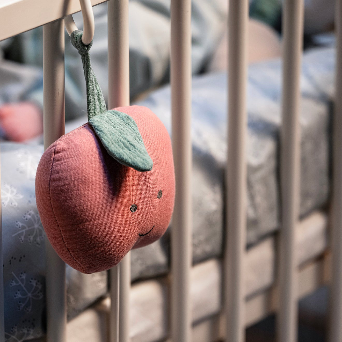 Apple Musical Pull Toy – Soothing Brahms’ Lullaby for Newborns ...
