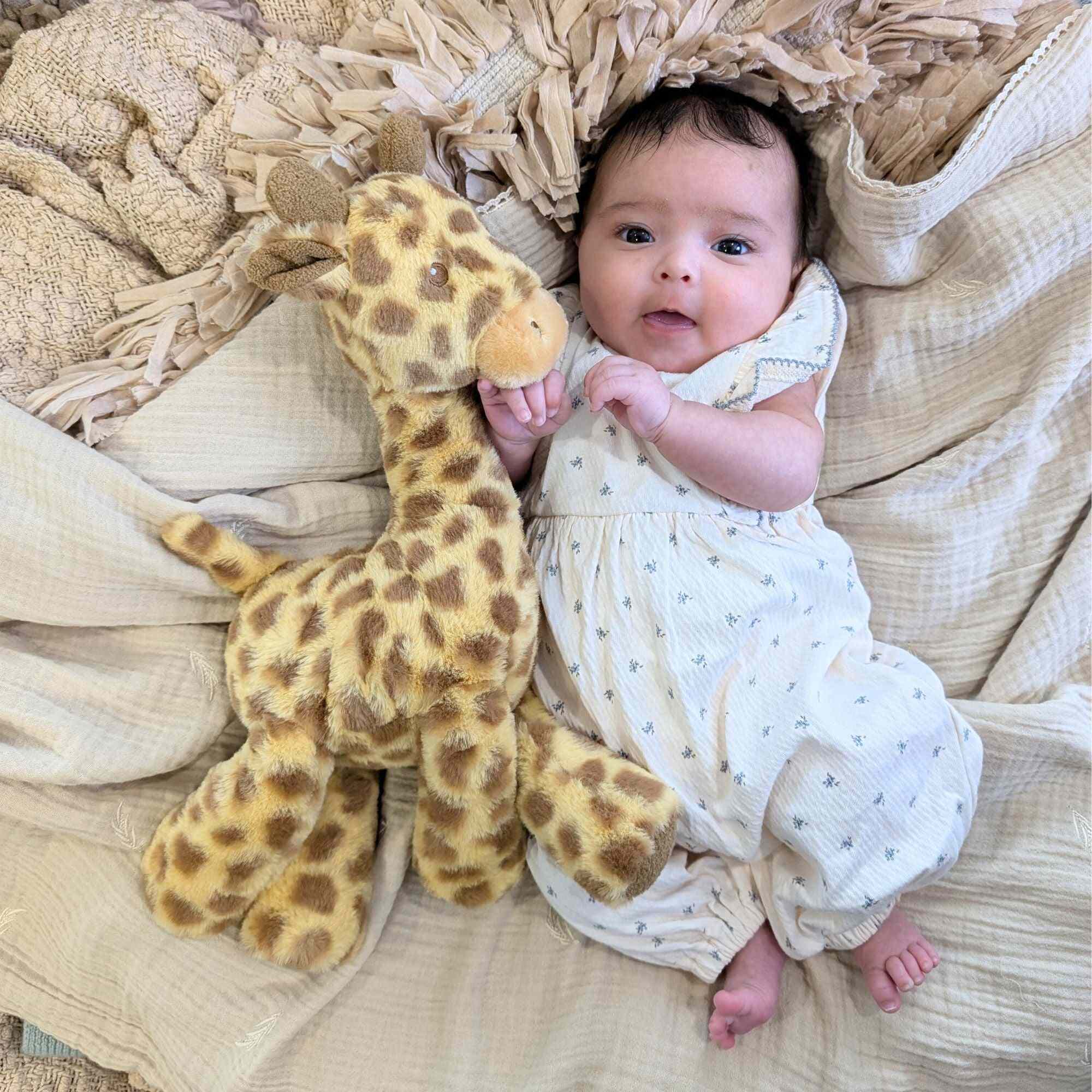 Huggy Giraffe Soft Toy 28cm Keeleco (100% Recycled) – Bumbles & Boo