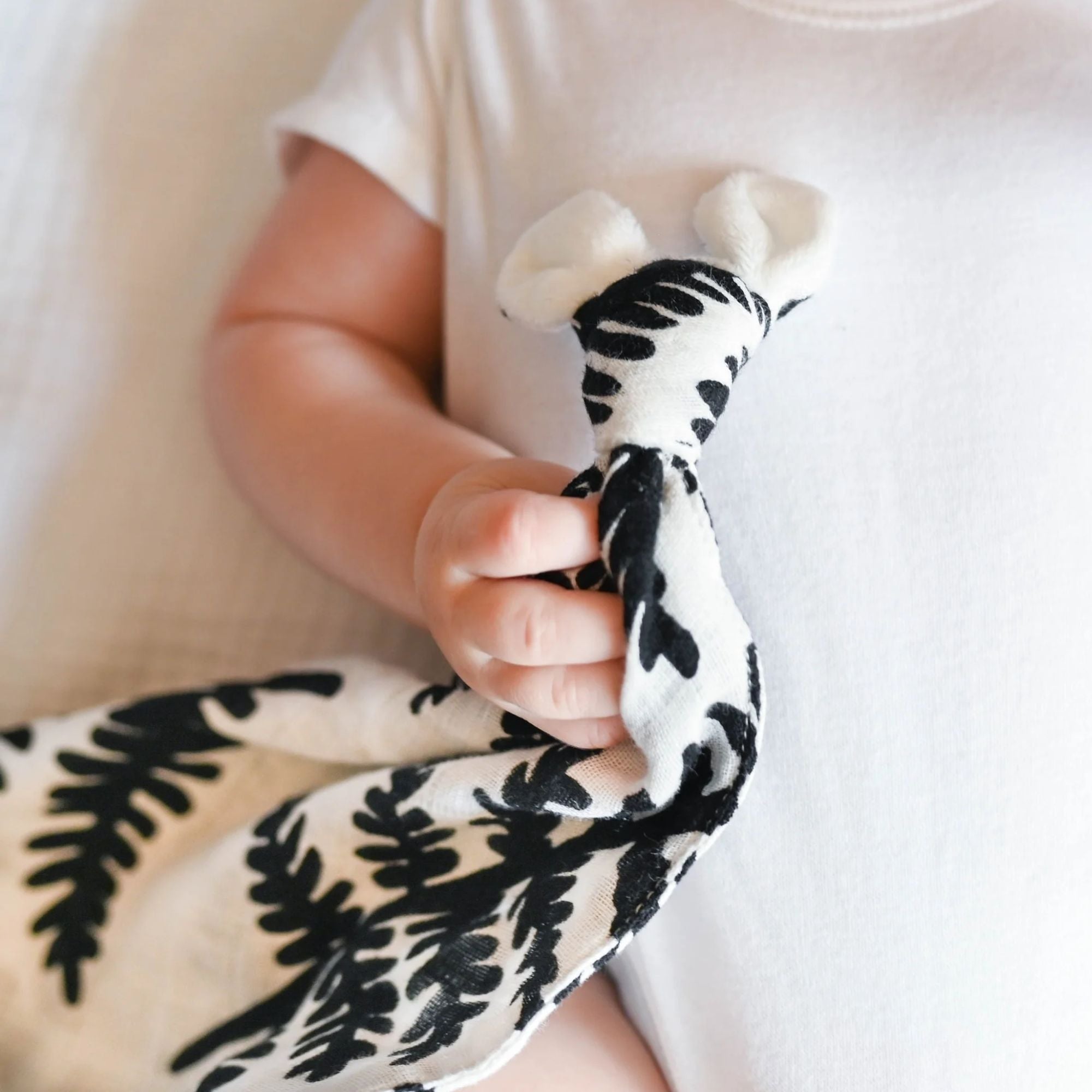 Organic Soft Comforter Muslin Toy Black & White - Bumbles & Boo
